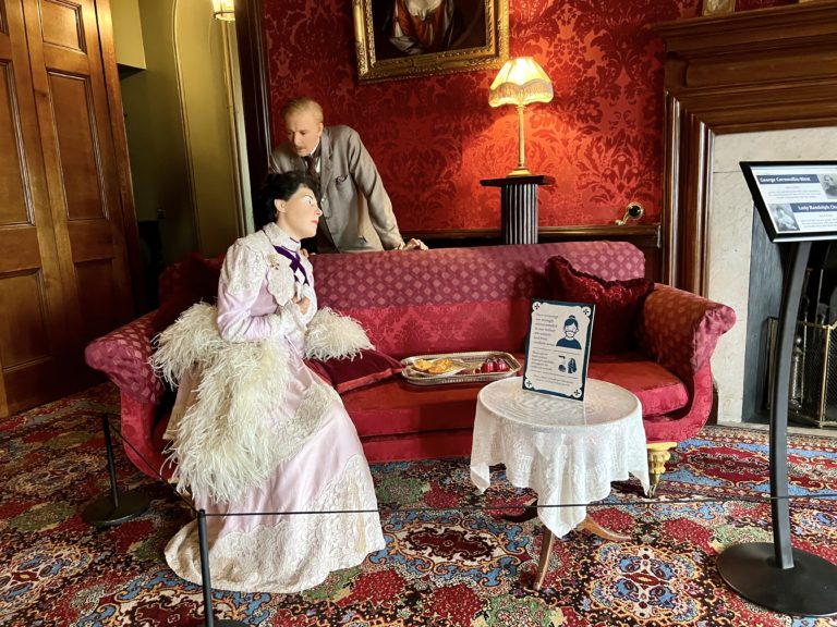 Visitor's Guide To Warwick Castle In England - The Geographical Cure