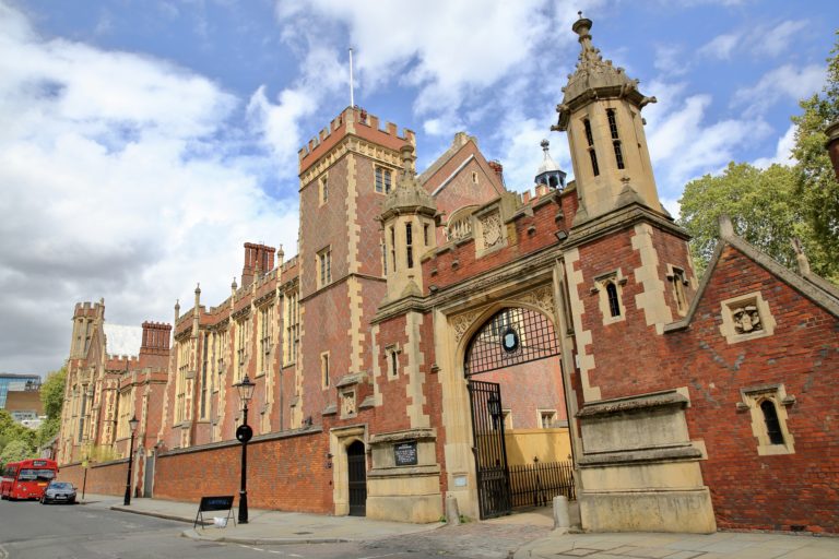 Guide To Medieval London: 20+ Things To See & Do - The Geographical Cure