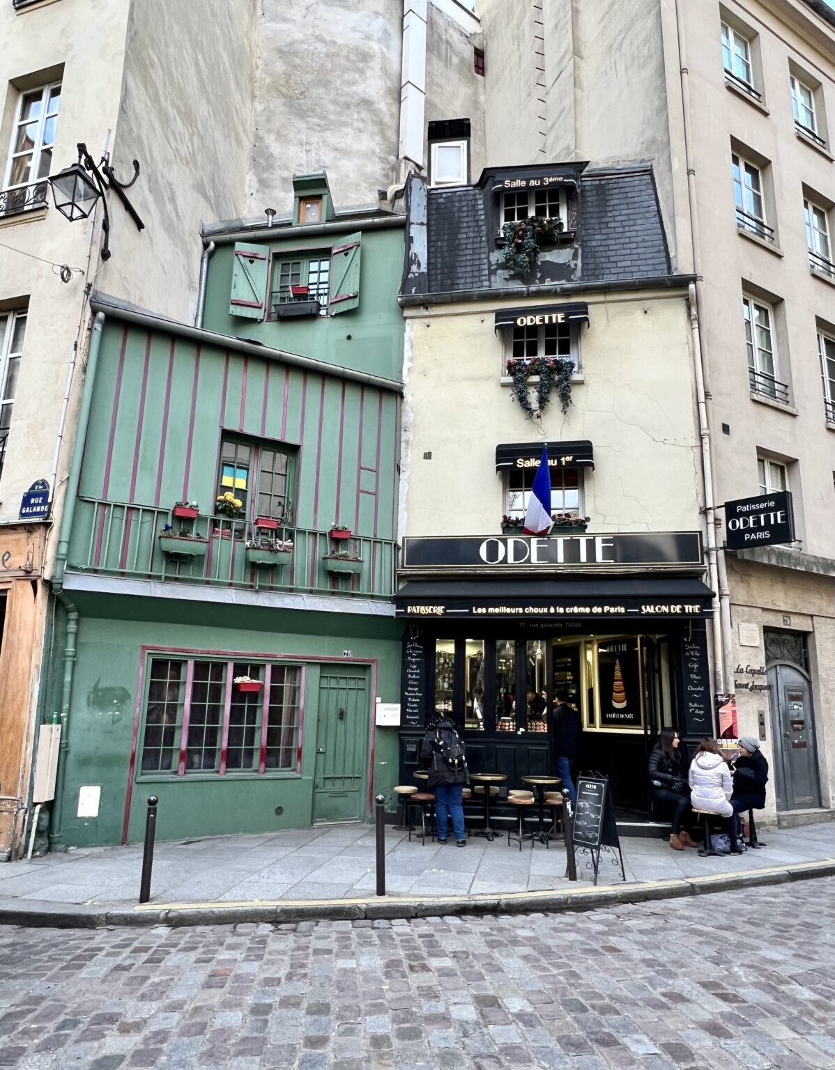 30+ Best And Most Beautiful Cafes In Paris - The Geographical Cure