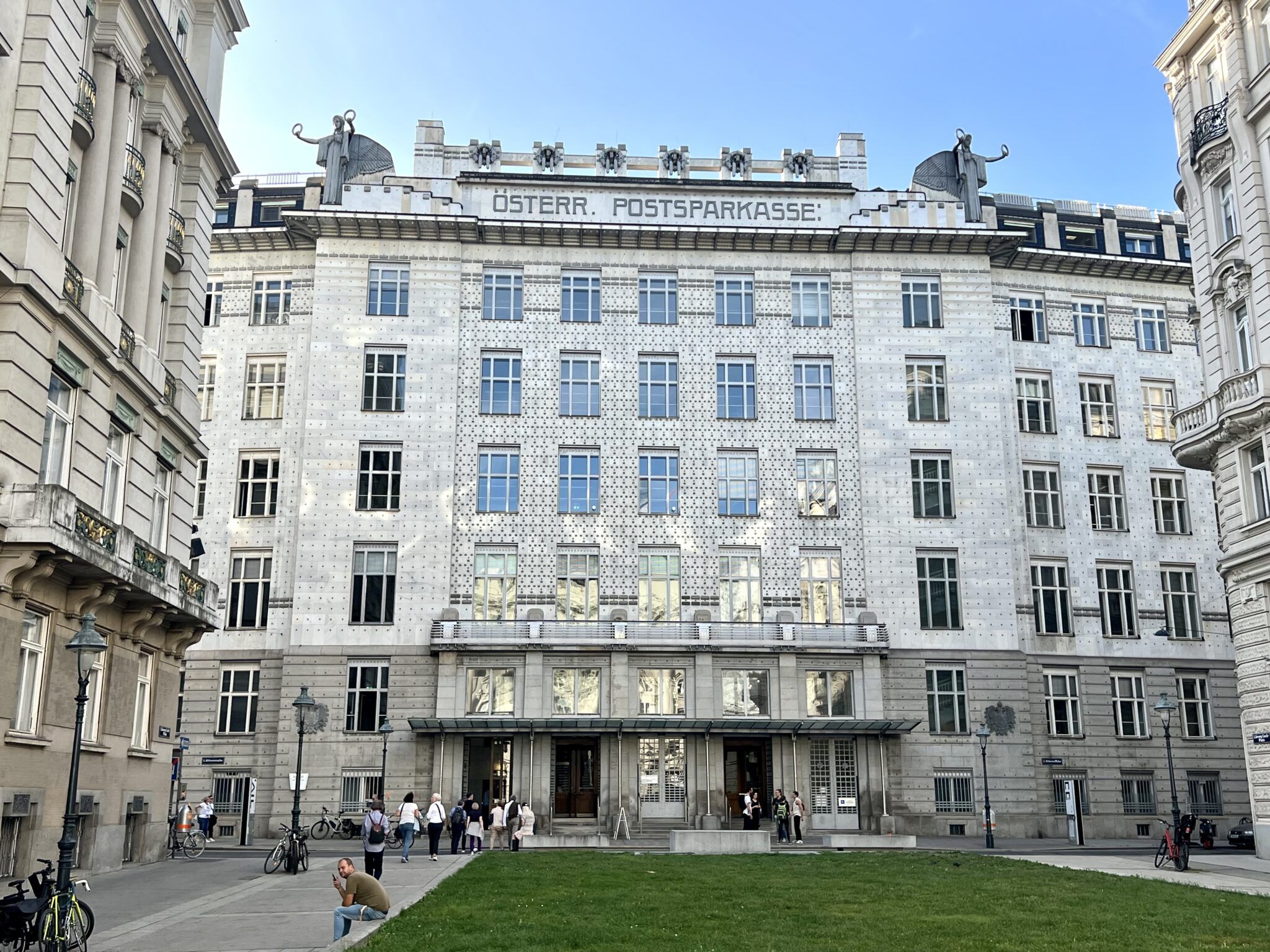 What Is The Vienna Secession Movement? Art & Architecture Guide - The ...