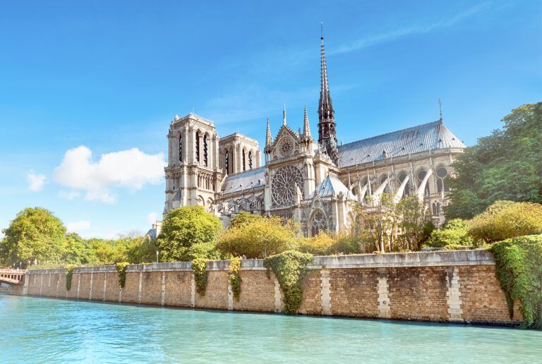 The Ultimate Guide To The Île de la Cité & Île Saint-Louis In Paris ...