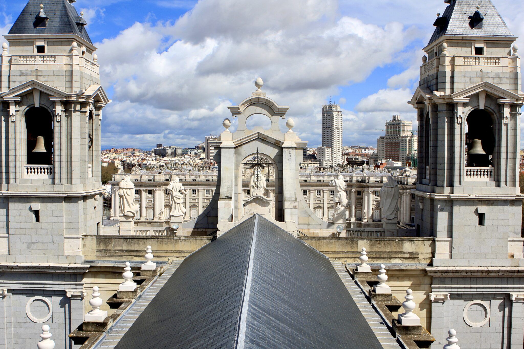Guide To Madrid's Almudena Cathedral - The Geographical Cure