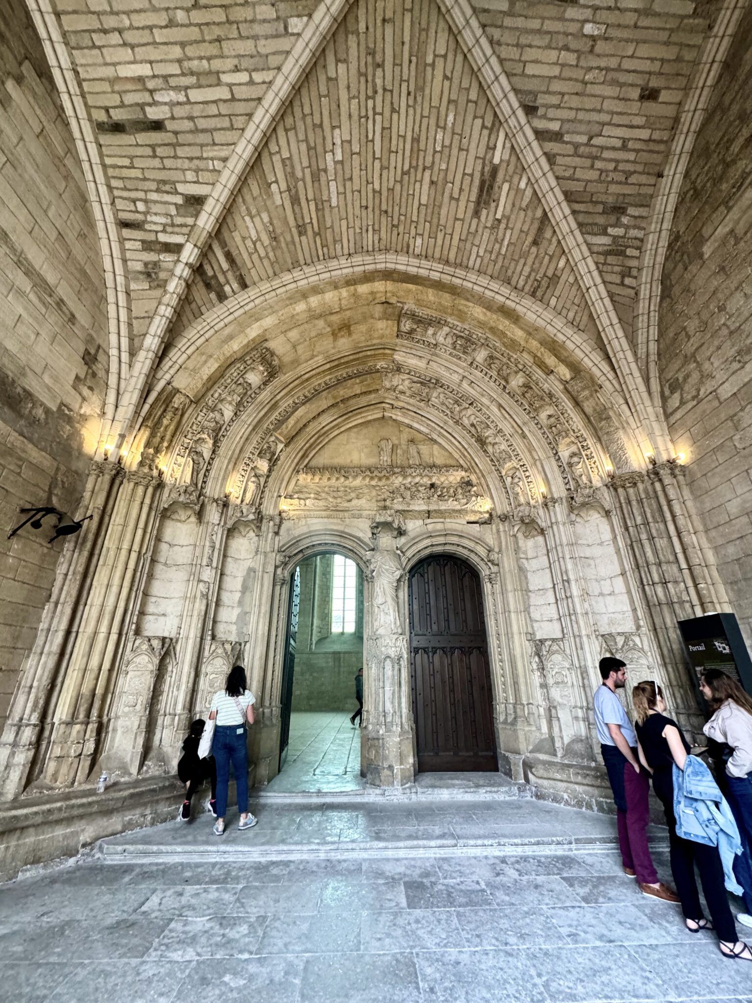Visiting The Pope's Palace In Avignon, The Complete Guide - The ...