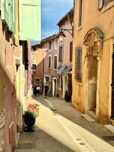 What To Do In Roussillon France, One Day Itinerary - The Geographical Cure
