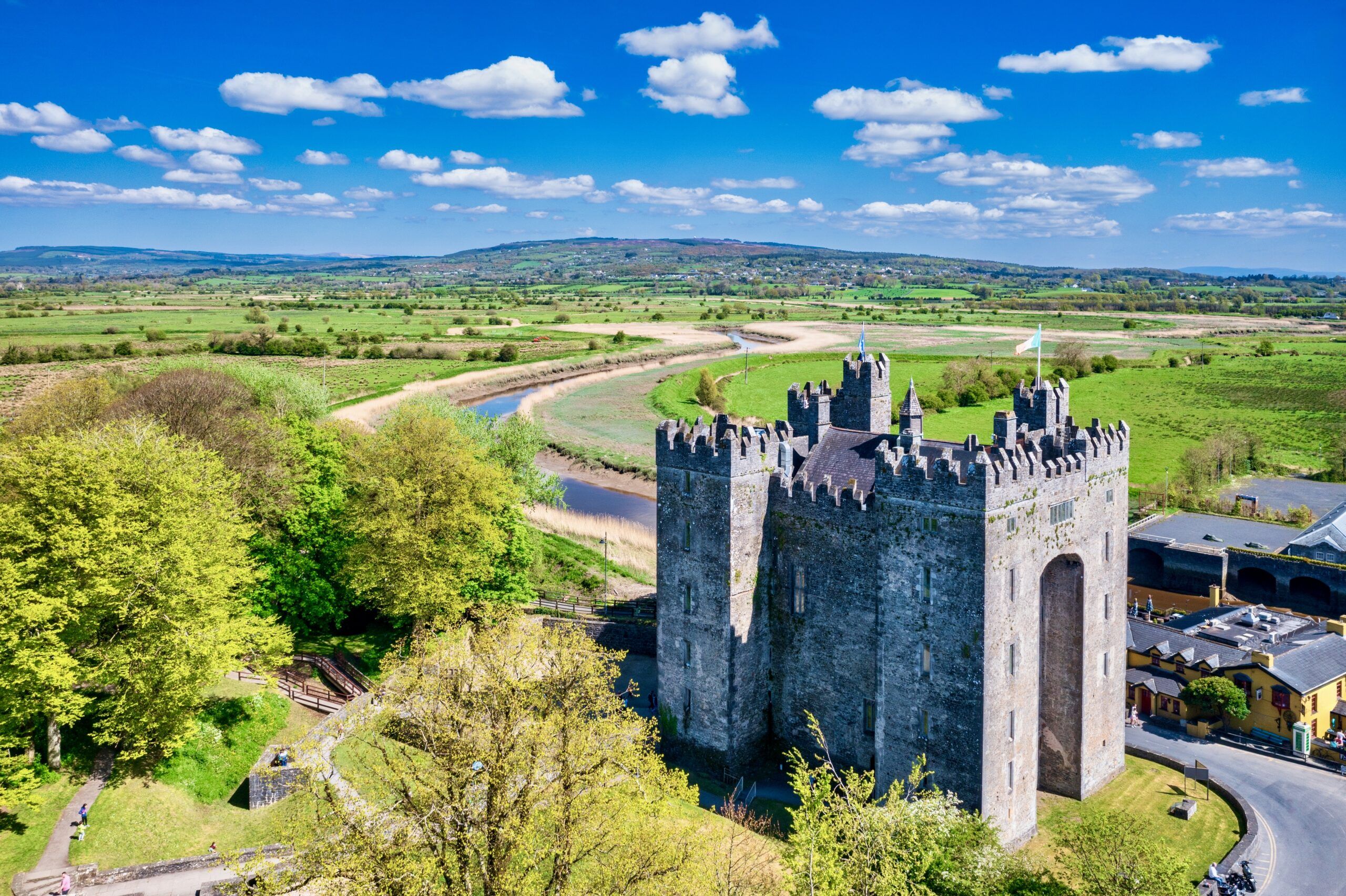 Guide To Ireland's Bunratty Castle & Folk Park - The Geographical Cure