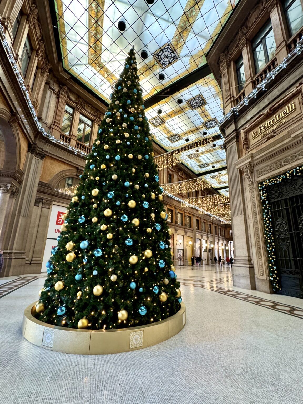 10+ Best Places To See Christmas Lights In Rome - The Geographical Cure