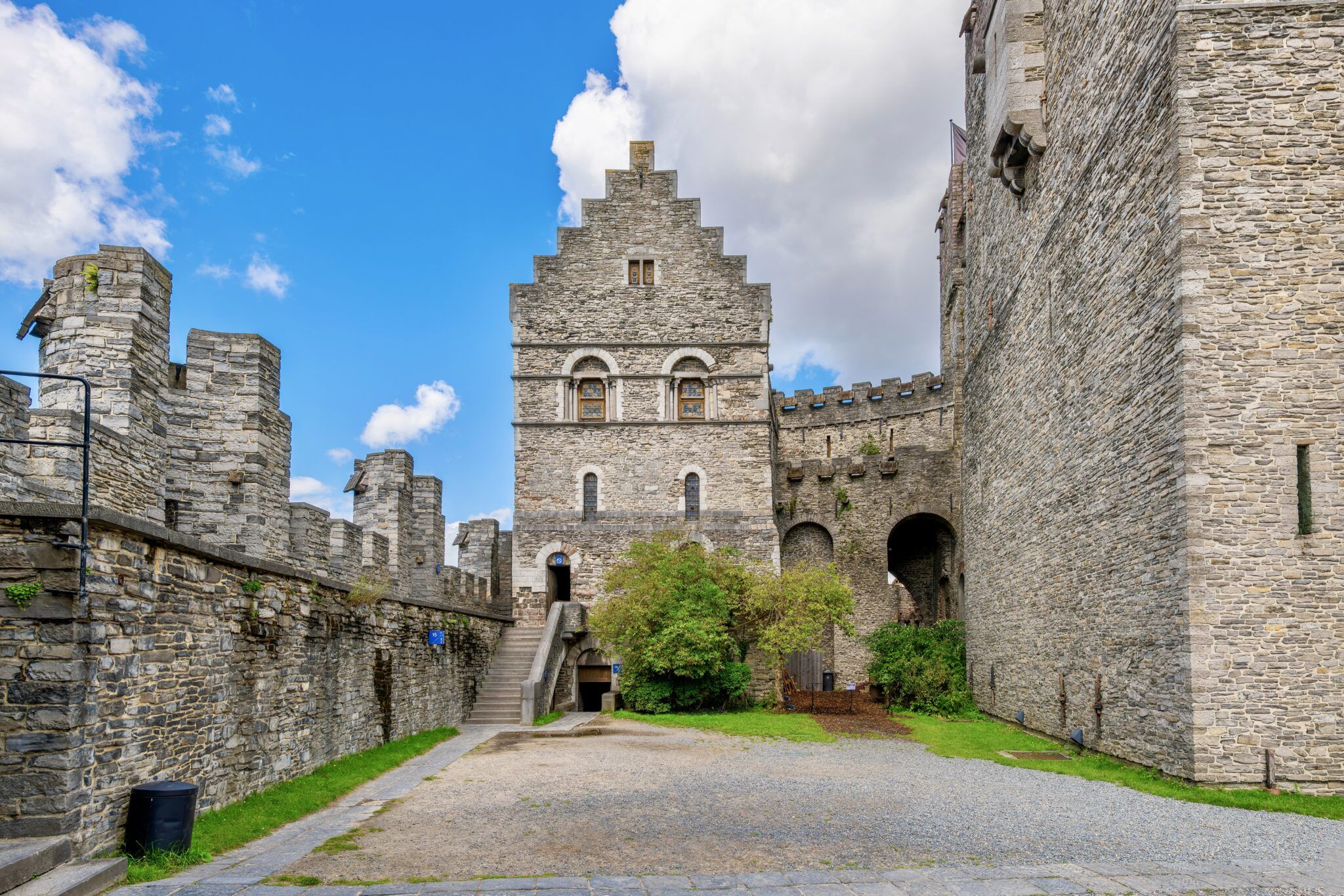 Guide To Gravensteen Castle: Ghent’s Most Entertaining (& Slightly Fake ...