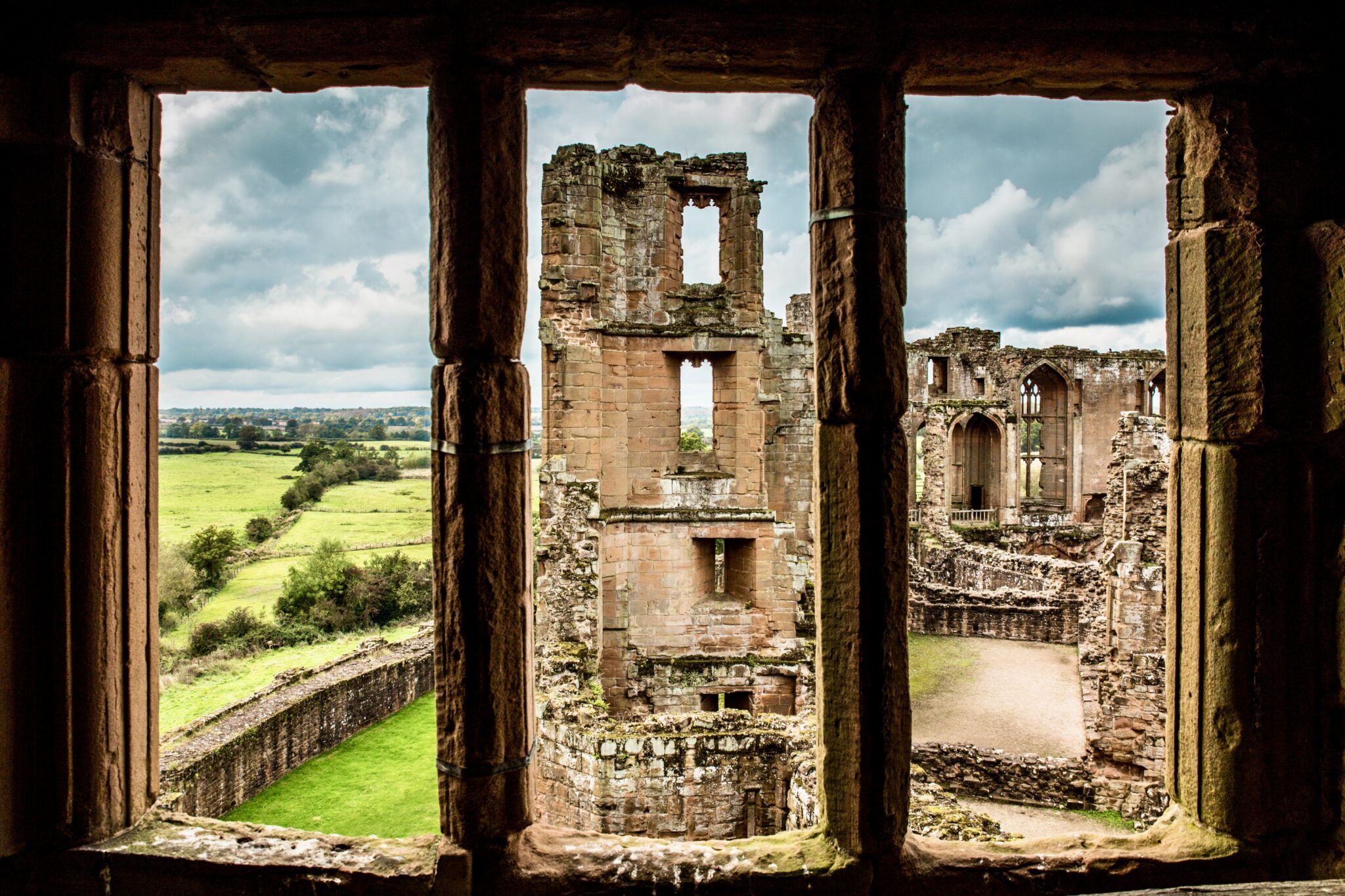 Tudor Castles In England Where the Dynasty Rose, Ruled, and Fell - The ...