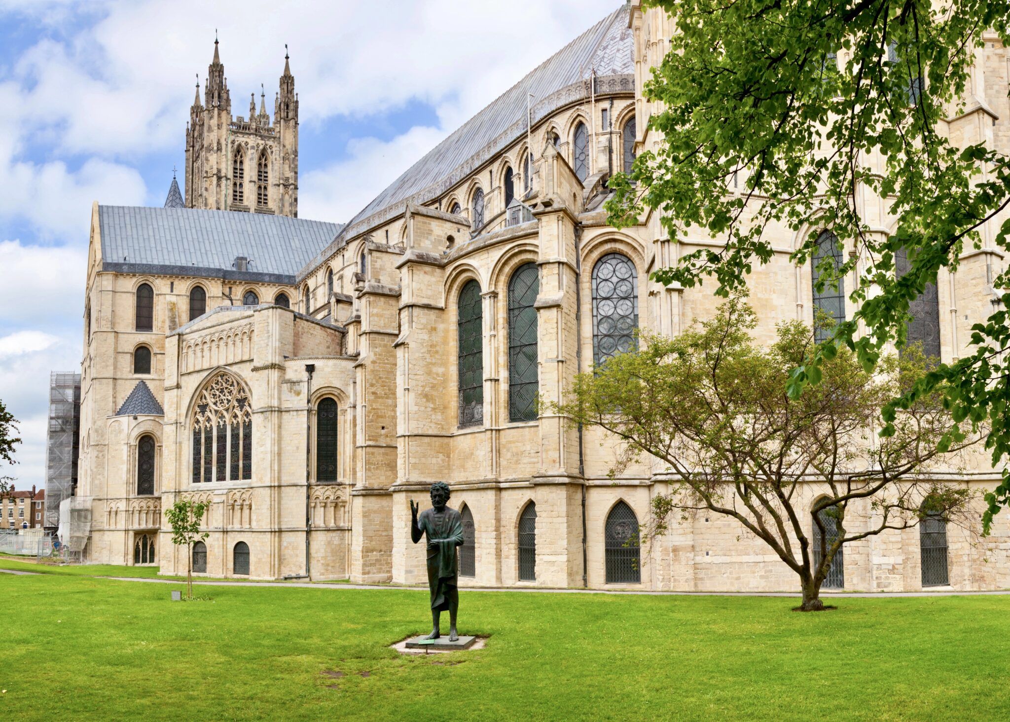 Guide To Canterbury Cathedral: Murder, Glass & England’s First Gothic ...